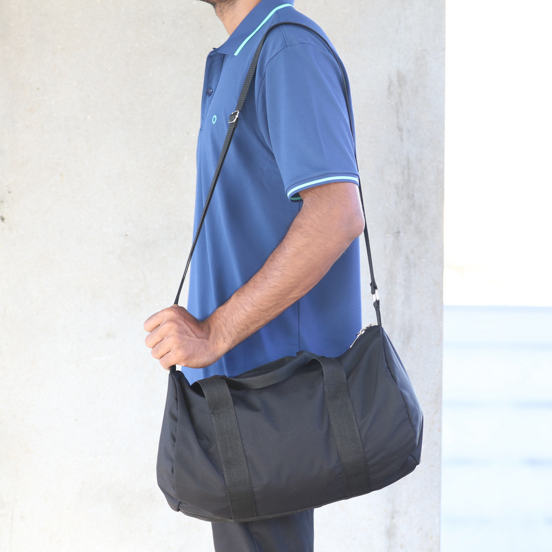CBG09 – Small Lightweight Duffel Bag for Gym & Travel – Avonkin